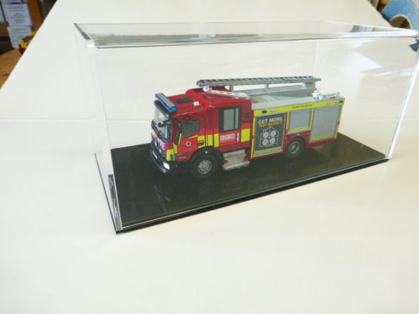 Show case in perspex – Fire Brigade Models